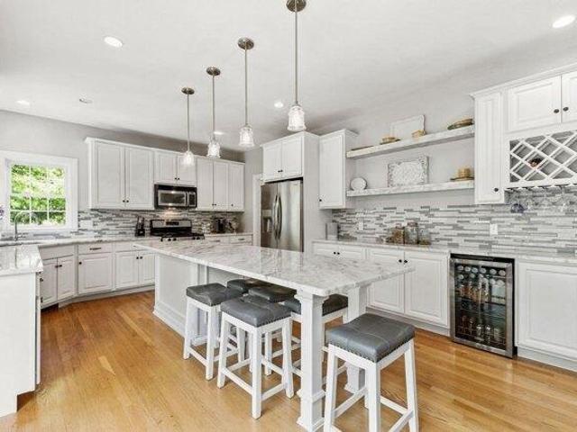 house with 5 bedroom, Norton MA DS104114366