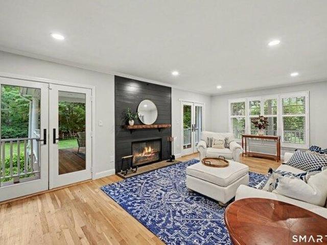 house with 5 bedroom, Norwalk CT ES104150582