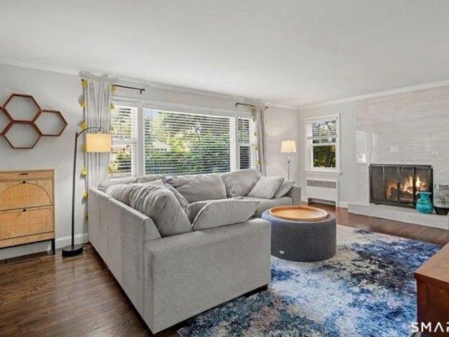 house with 5 bedroom, Norwalk CT ES104920608