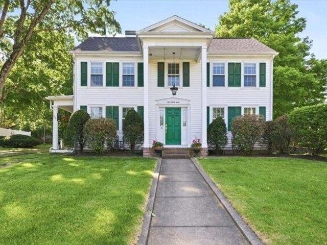 house with 5 bedroom, Norwood MA ES103034895