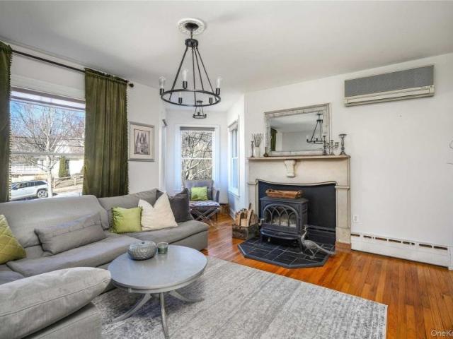 house with 5 bedroom, NY NY ES100121838