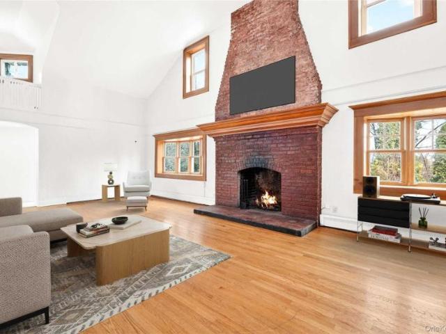 house with 5 bedroom, NY NY ES99795879