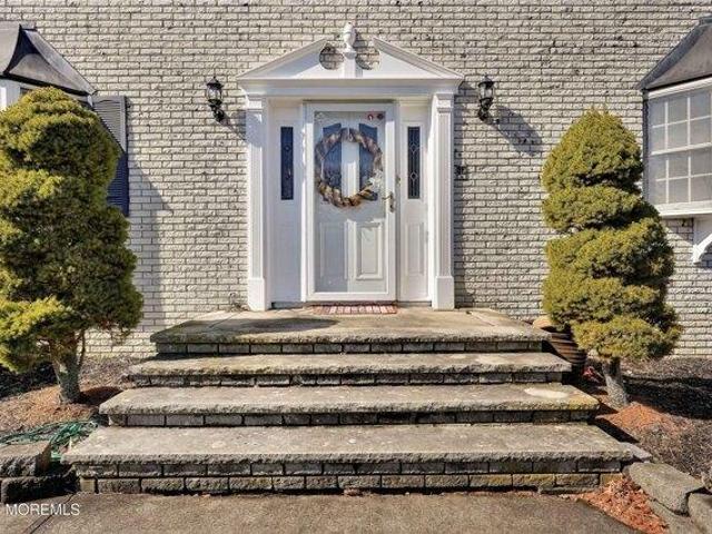 house with 5 bedroom, Oakhurst NJ DS102279488