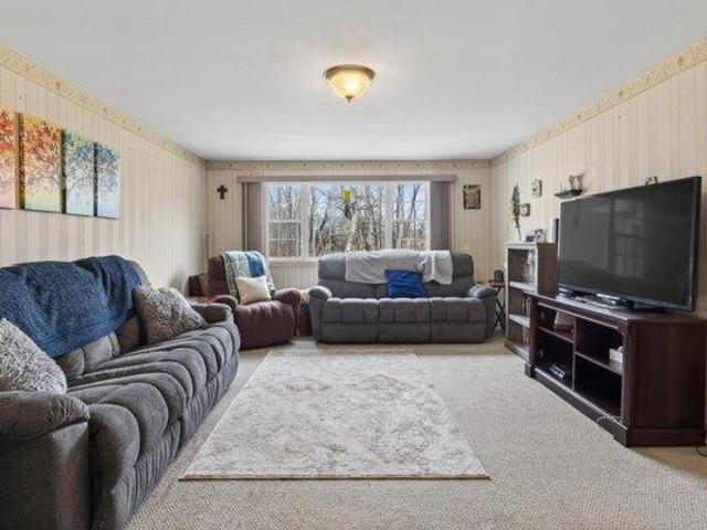 house with 5 bedroom, Oakland ME ES104540977