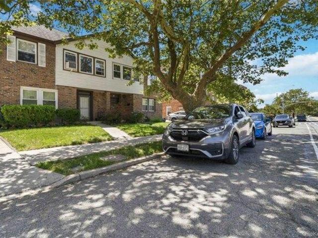 house with 5 bedroom, Oakland Gardens NY ES104909217