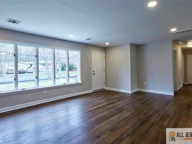 house with 5 bedroom, Old Bridge NJ ES103587938