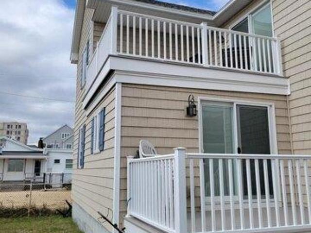 house with 5 bedroom, Old Orchard Beach ME ES105191344