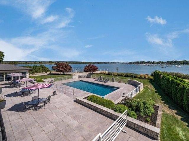 house with 5 bedroom, Old Saybrook CT ES104869720