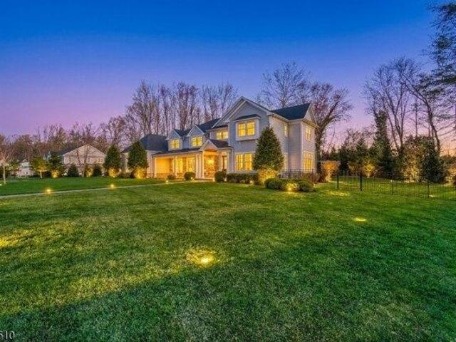 house with 5 bedroom, Old Tappan NJ DLS102313151