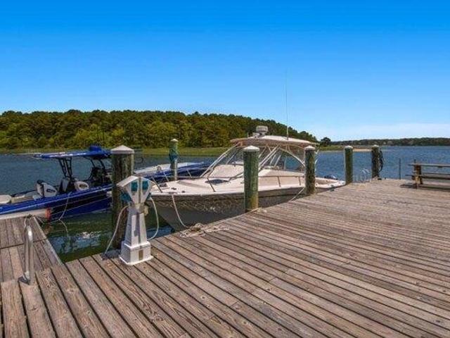 house with 5 bedroom, Osterville MA ES105159382