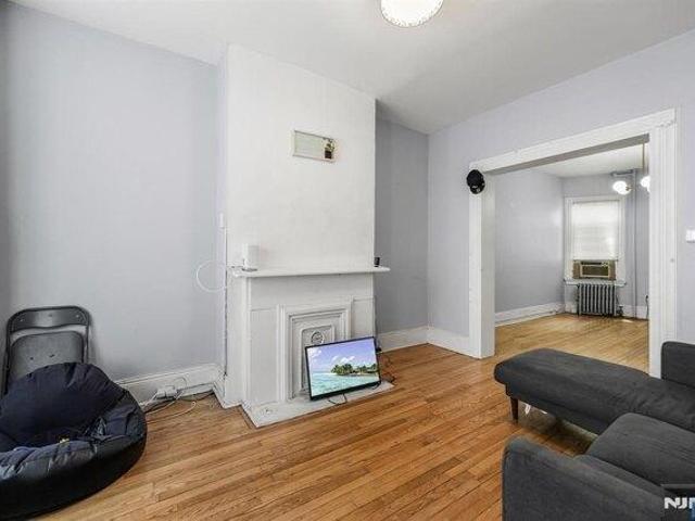 house with 5 bedroom, Orange NJ DS104189887