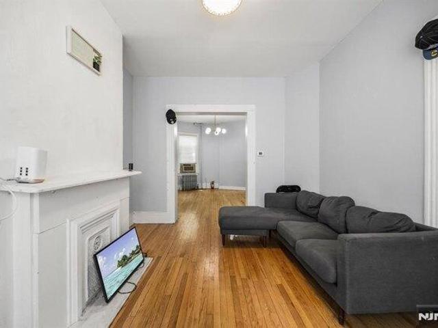 house with 5 bedroom, Orange NJ ES104853477