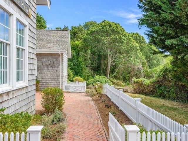 house with 5 bedroom, Orleans MA DLS102028017