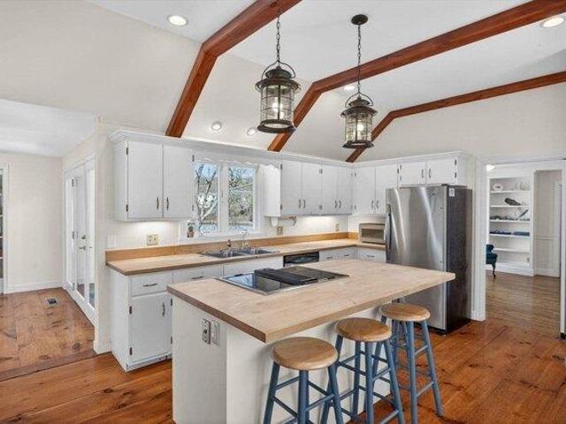 house with 5 bedroom, Orleans MA DLS102726126