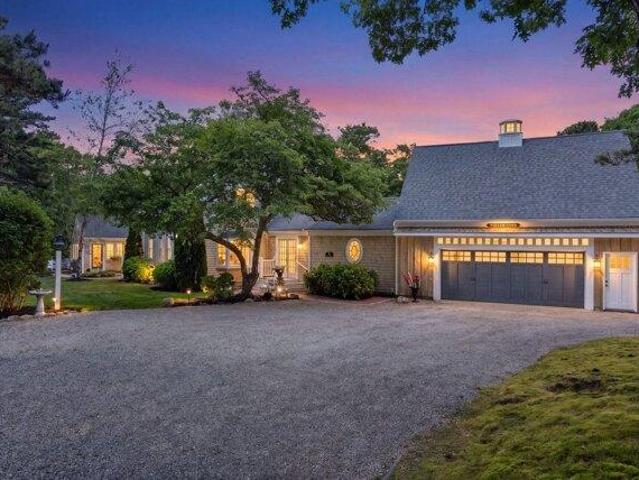 house with 5 bedroom, Orleans MA ES104833248