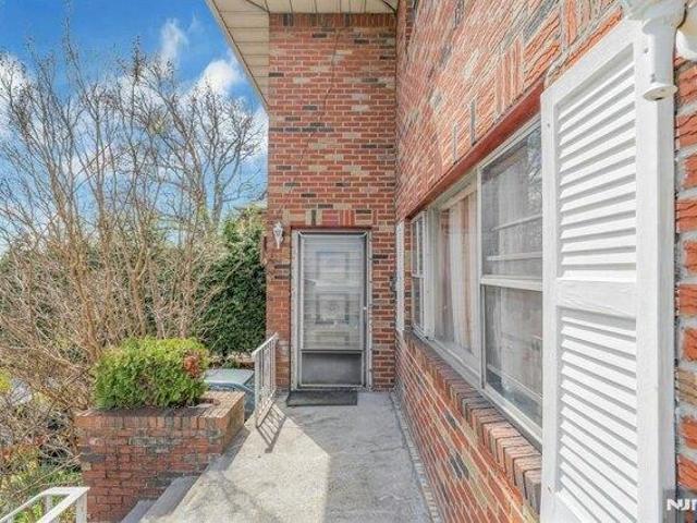 house with 5 bedroom, Palisades Park NJ ES104442290