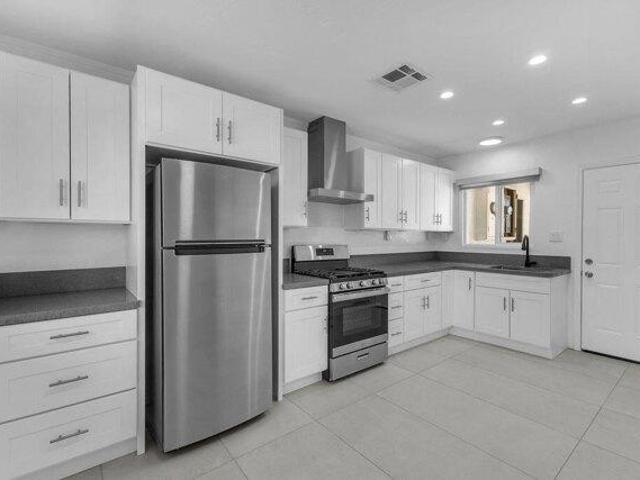 house with 5 bedroom, Palm Desert CA DS89649333