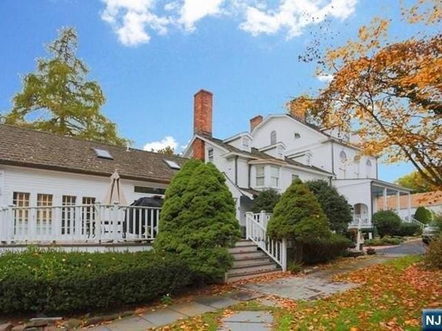 house with 5 bedroom, Paramus NJ ES104850844