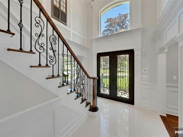 house with 5 bedroom, Paramus NJ ES105142008