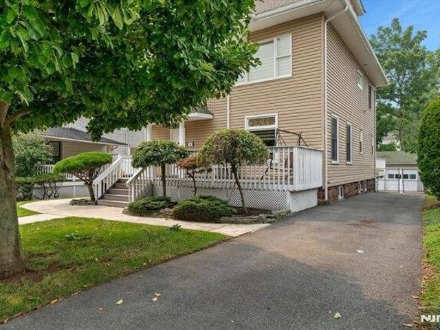 house with 5 bedroom, Passaic NJ ES104849413