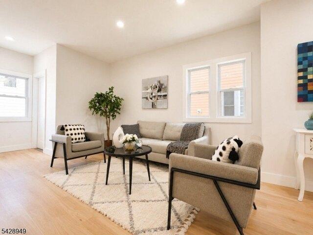 house with 5 bedroom, Paterson NJ DLS102216703