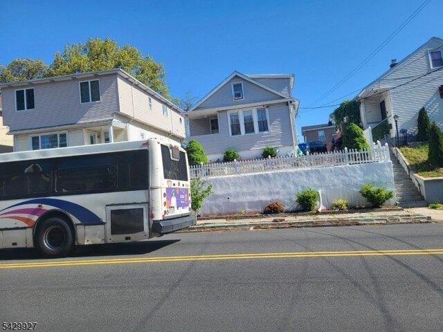 house with 5 bedroom, Paterson NJ DLS102284629