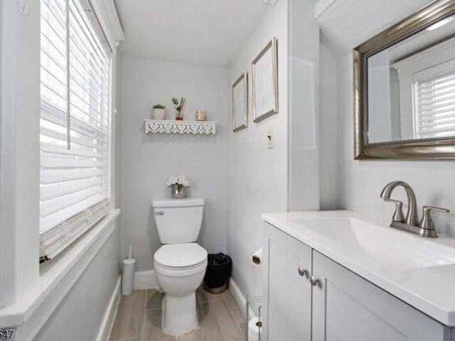 house with 5 bedroom, Paterson NJ ES102824358