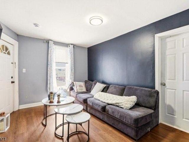 house with 5 bedroom, Paterson NJ ES104605841