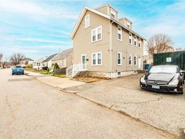 house with 5 bedroom, Pawtucket RI DS102062236