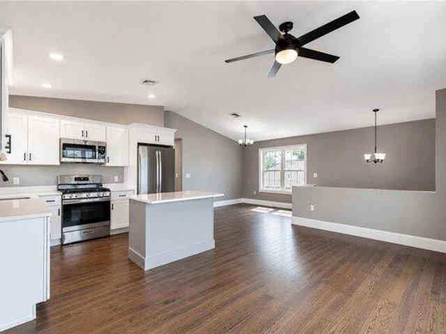 house with 5 bedroom, Pawtucket RI DS103248855