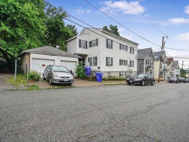house with 5 bedroom, Pawtucket RI DS104440914