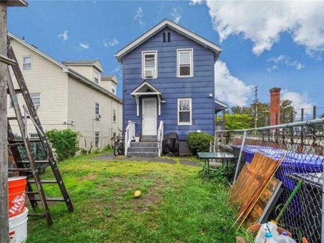 house with 5 bedroom, Pawtucket RI ES103100337