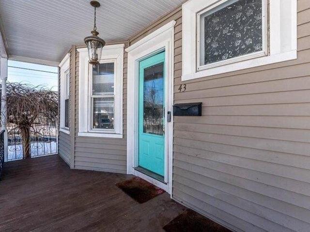 house with 5 bedroom, Pawtucket RI ES103162857
