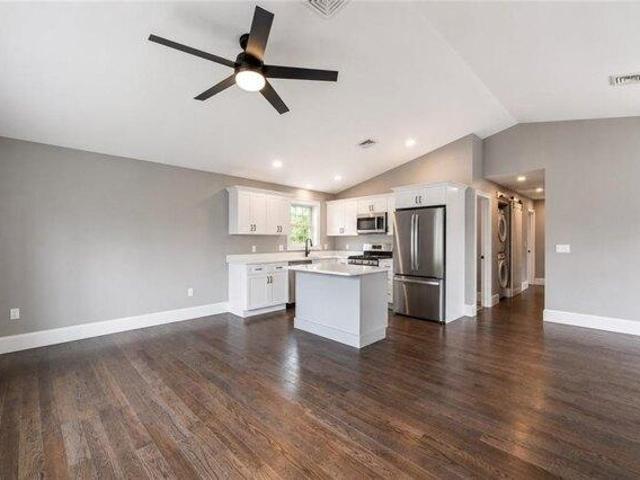 house with 5 bedroom, Pawtucket RI ES103248855