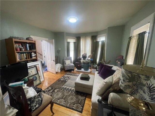 house with 5 bedroom, Pawtucket RI ES104850203