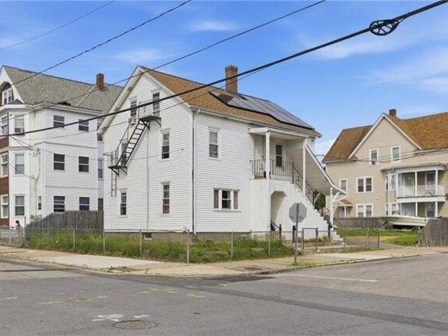 house with 5 bedroom, Pawtucket RI ES105081020
