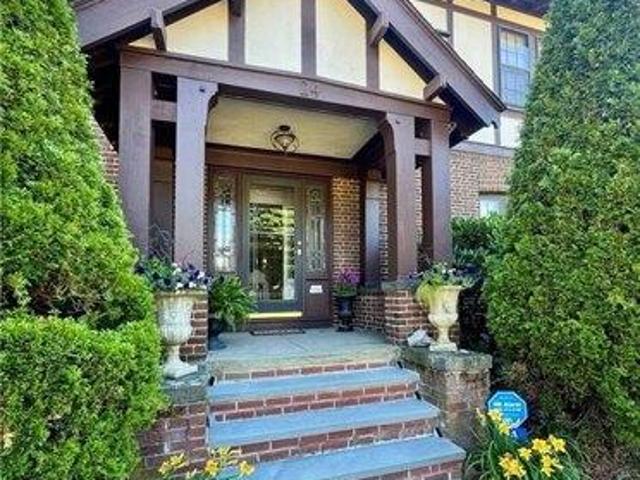 house with 5 bedroom, Pawtucket RI ES105095972