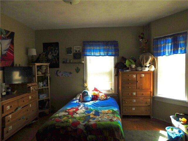 house with 5 bedroom, Pawtucket RI ES105108352