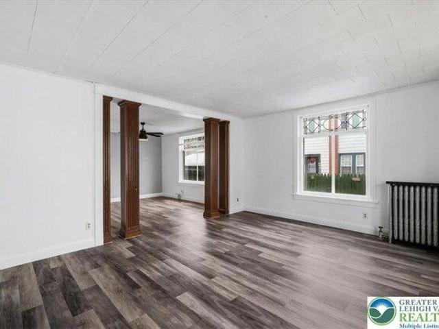 house with 5 bedroom, Pen Argyl PA ES104905357