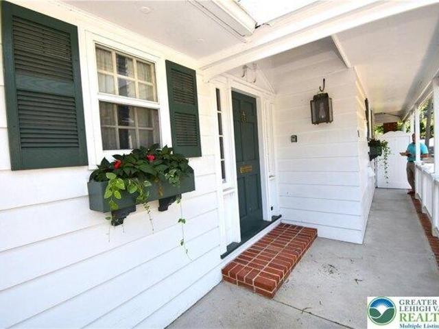 house with 5 bedroom, Pen Argyl PA ES104908855