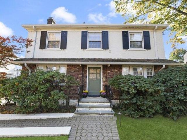 house with 5 bedroom, Pelham NY ES88209442