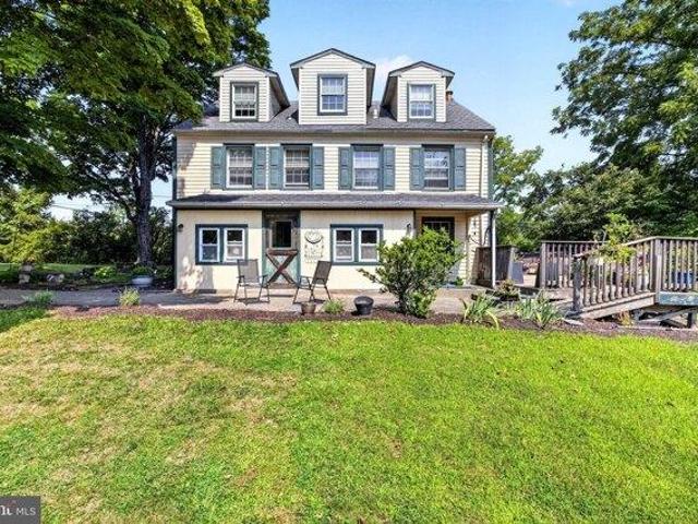 house with 5 bedroom, Pipersville PA ES104904881