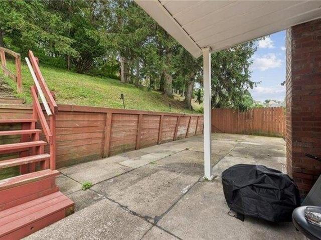 house with 5 bedroom, Pittsburgh PA ES104908224