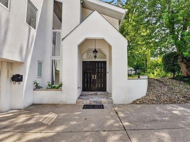 house with 5 bedroom, Pittsburgh PA ES104902579