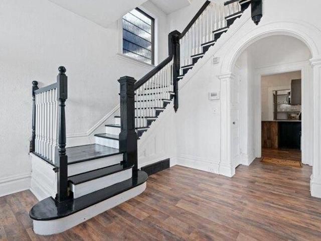 house with 5 bedroom, Pittsburgh PA ES103626567