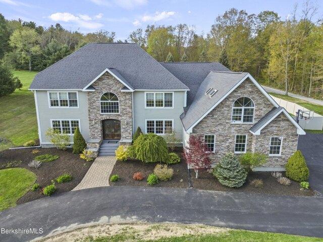 house with 5 bedroom, Pittsfield MA DS103662628