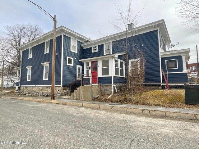 house with 5 bedroom, Pittsfield MA ES104115751