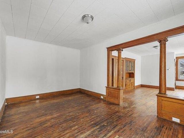 house with 5 bedroom, Pittsfield MA ES104233604