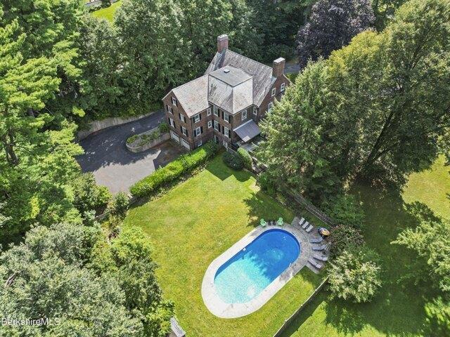 house with 5 bedroom, Pittsfield MA ES103774477