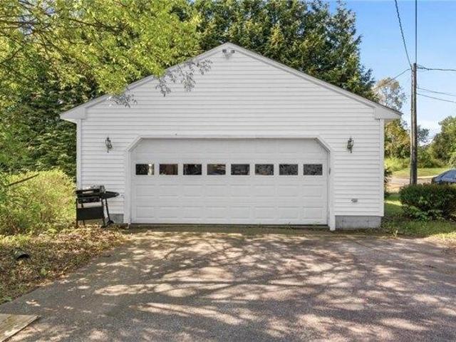 house with 5 bedroom, Pomfret CT DLS102559612